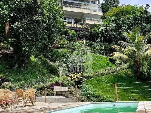 Casa / Sobrado Comercial para Venda em Angra dos Reis/RJ Ponta Leste 8 Quartos