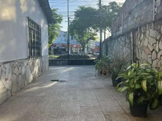 Casa / Sobrado Comercial para Venda em Aracaju/SE Suíssa 4 Quartos
