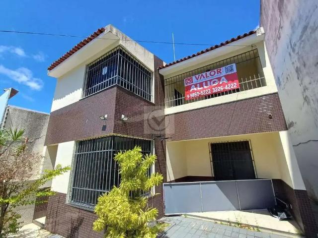 Casa / Sobrado Comercial para Venda em Aracaju/SE Suíssa 4 Quartos
