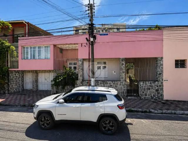 Casa / Sobrado Comercial para Venda em Aracaju/SE São José 4 Quartos