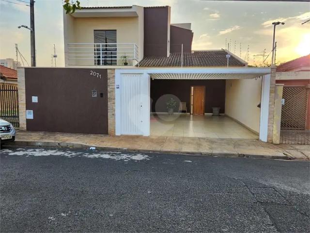 Casa / Sobrado Comercial para Venda em Araraquara/SP Jardim Primavera 3 Quartos