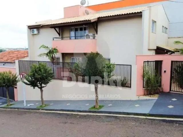Casa / Sobrado Comercial para Venda em Botucatu/SP Vila Padovan 3 Quartos