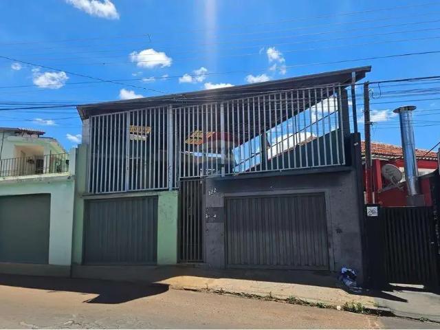 Casa / Sobrado Comercial para Venda em Botucatu/SP Vila São Lúcio 2 Quartos