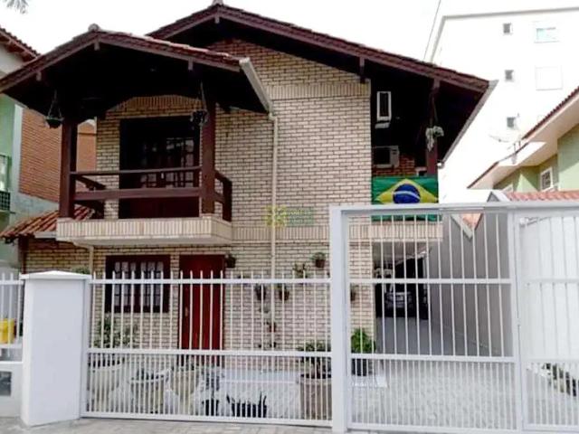 Casa / Sobrado Comercial para Venda em Bombinhas/SC Bombas 9 Quartos