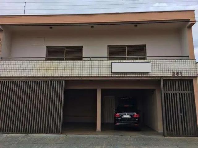 Casa / Sobrado Comercial para Venda em Batatais/SP Centro 3 Quartos