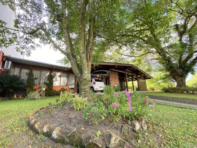 Casa / Sobrado Comercial para Venda em Blumenau/SC Vila Nova 4 Quartos