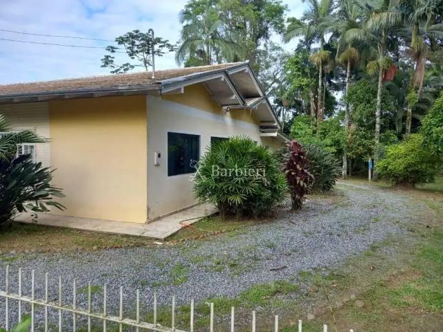 Casa / Sobrado Comercial para Venda em Blumenau/SC Salto Weissbach 4 Quartos