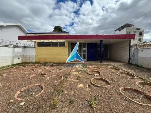 Casa / Sobrado Comercial para Venda em Governador Valadares/MG Centro 8 Quartos
