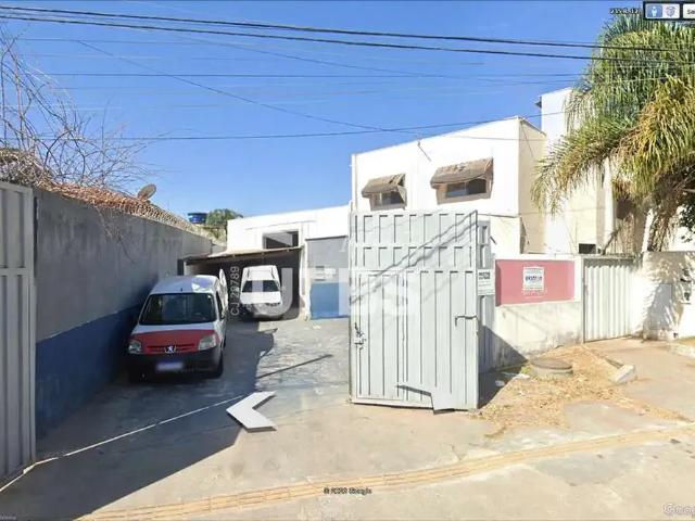 Casa / Sobrado Comercial para Venda em Goiânia/GO Jardim Santo Antônio 4 Quartos