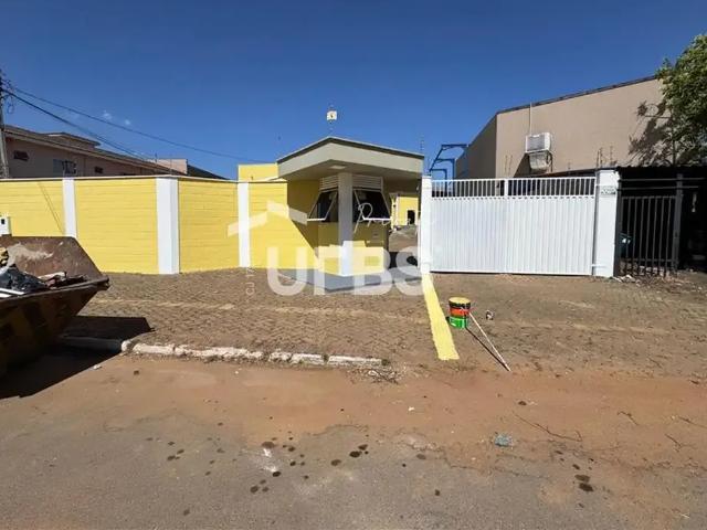 Casa / Sobrado Comercial para Venda em Goiânia/GO Santa Genoveva