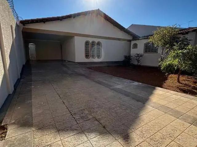 Casa / Sobrado Comercial para Venda em Goiânia/GO Setor Coimbra 3 Quartos