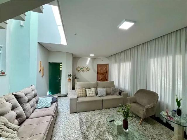Casa / Sobrado Comercial para Venda em Guarulhos/SP Vila Galvão 6 Quartos
