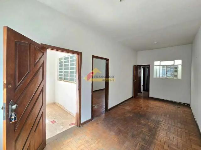 Casa / Sobrado Comercial para Venda em Divinópolis/MG Centro 3 Quartos