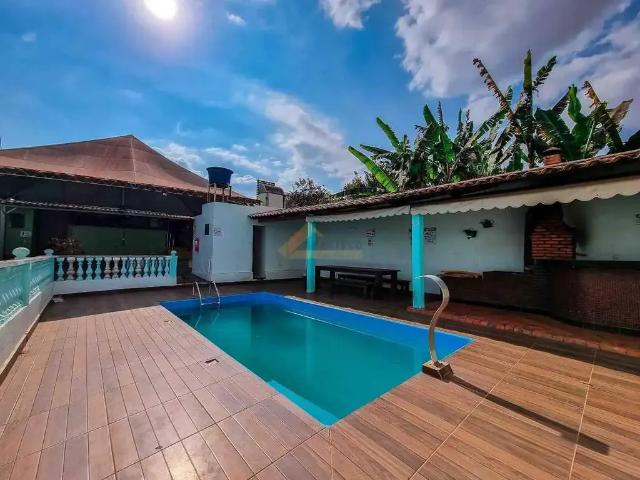 Casa / Sobrado Comercial para Venda em Divinópolis/MG São Caetano 5 Quartos