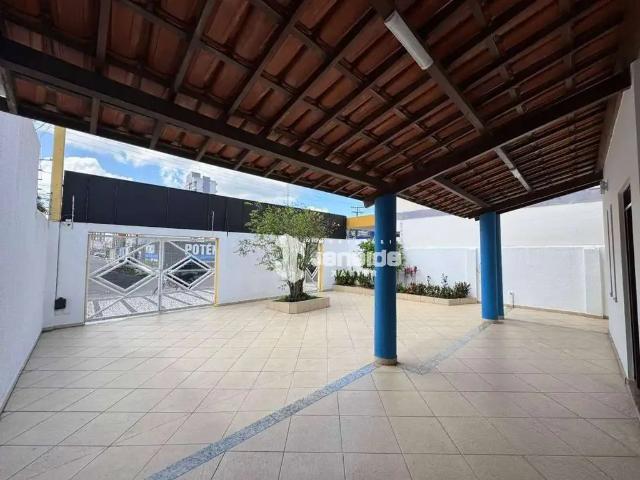 Casa / Sobrado Comercial para Venda em Feira de Santana/BA Capuchinhos 3 Quartos