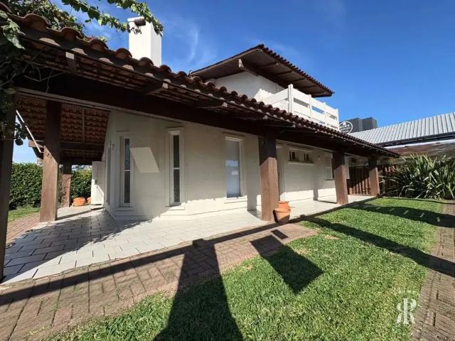 Casa / Sobrado Comercial para Venda em Imbé/RS Centro 3 Quartos