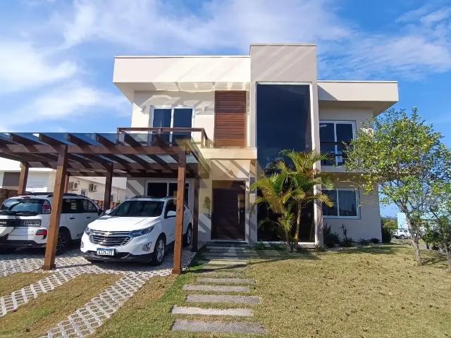 Casa / Sobrado Comercial para Venda em Imbituba/SC Araçatuba 5 Quartos