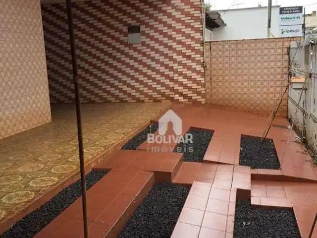 Casa / Sobrado Comercial para Venda em Itumbiara/GO Setor Central 3 Quartos