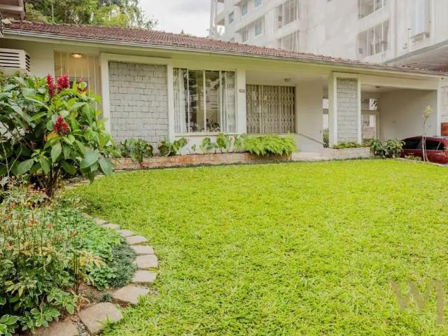 Casa / Sobrado Comercial para Venda em Joinville/SC América