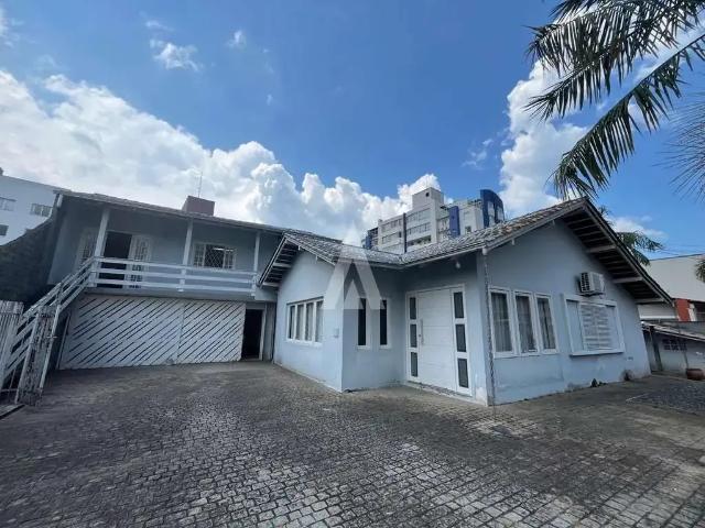 Casa / Sobrado Comercial para Venda em Joinville/SC América 3 Quartos
