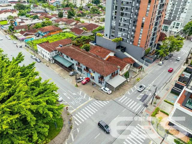 Casa / Sobrado Comercial para Venda em Joinville/SC Anita Garibaldi 2 Quartos