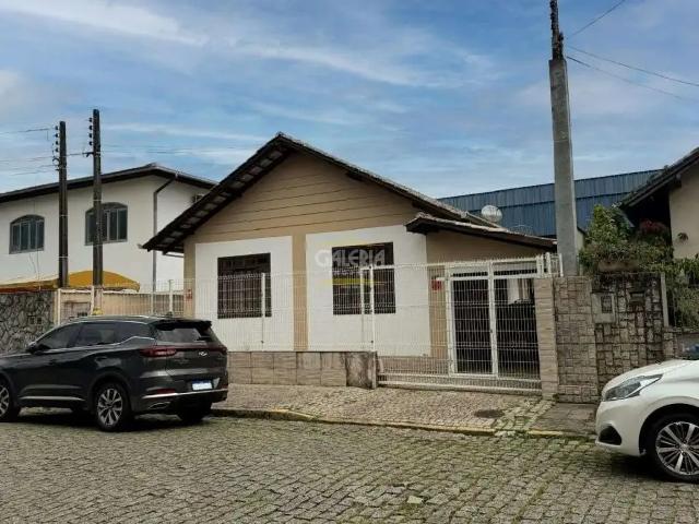 Casa / Sobrado Comercial para Venda em Joinville/SC Anita Garibaldi 3 Quartos