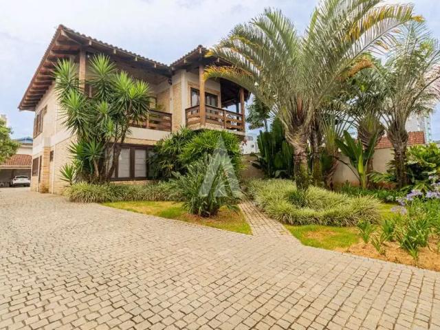 Casa / Sobrado Comercial para Venda em Joinville/SC Bom Retiro 3 Quartos