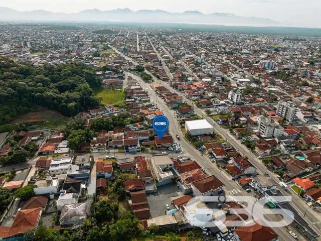 Casa / Sobrado Comercial para Venda em Joinville/SC Iririú 5 Quartos