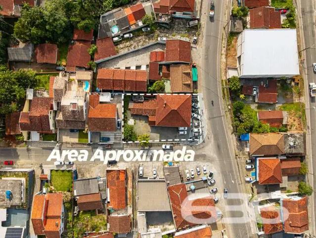 Casa / Sobrado Comercial para Venda em Joinville/SC Iririú 5 Quartos