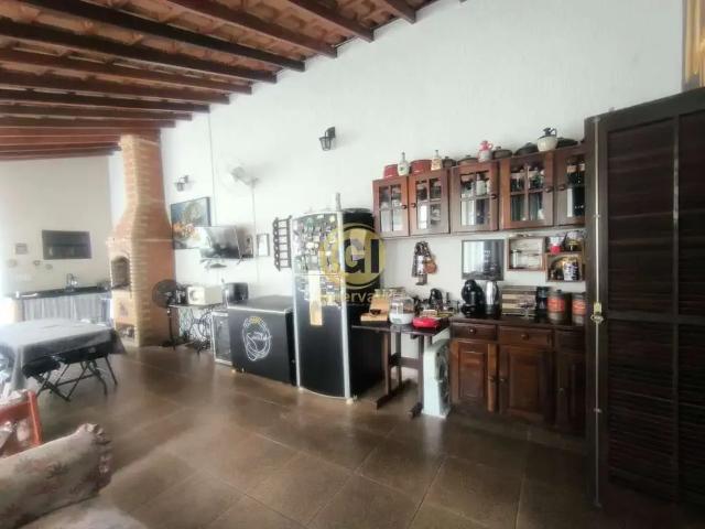 Casa / Sobrado Comercial para Venda em Jacareí/SP Centro 4 Quartos