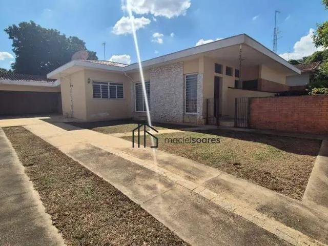 Casa / Sobrado Comercial para Venda em Jaguariúna/SP Centro 4 Quartos