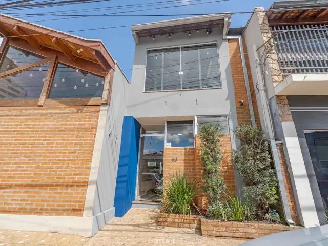 Casa / Sobrado Comercial para Venda em Leme/SP Centro