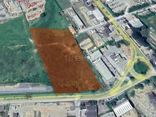 Casa / Sobrado Comercial para Venda em Macaé/RJ Glória