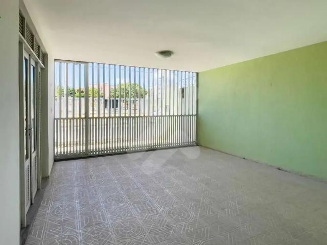 Casa / Sobrado Comercial para Venda em Natal/RN Neópolis 4 Quartos