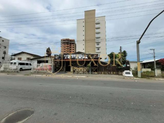 Casa / Sobrado Comercial para Venda em Navegantes/SC Gravata 4 Quartos
