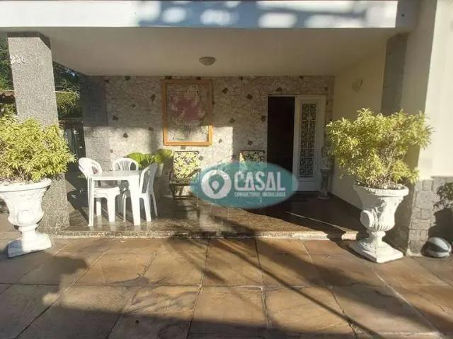 Casa / Sobrado Comercial para Venda em Niterói/RJ São Francisco 6 Quartos