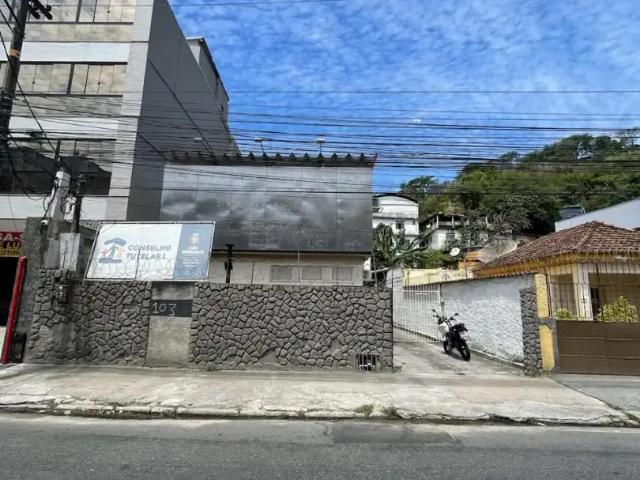 Casa / Sobrado Comercial para Venda em São Gonçalo/RJ Centro