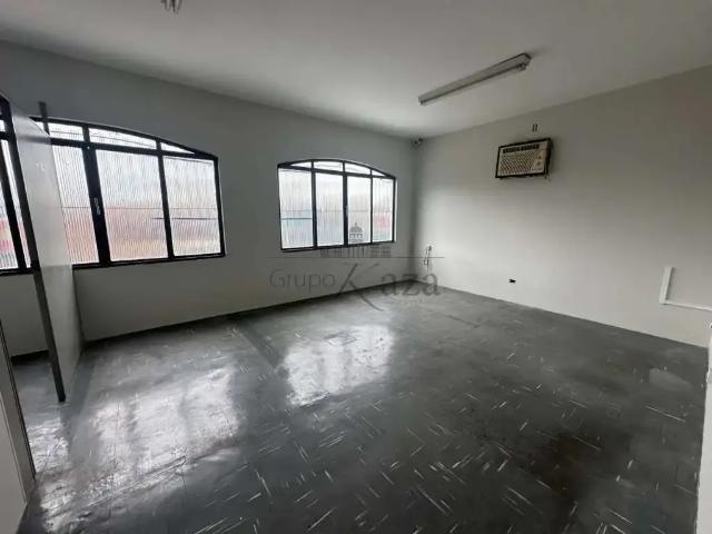 Casa / Sobrado Comercial para Venda em São José dos Campos/SP Jardim das Indústrias