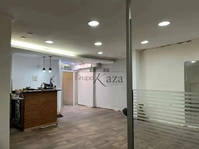 Casa / Sobrado Comercial para Venda em São José dos Campos/SP Vila Guaianazes