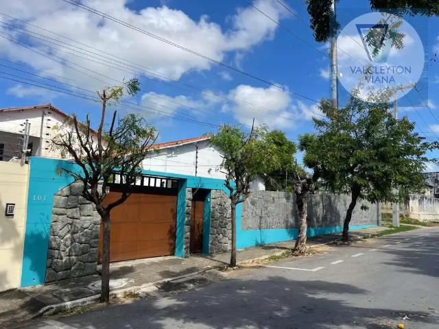 Casa / Sobrado Comercial para Venda em Sobral/CE Junco 6 Quartos