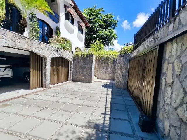 Casa / Sobrado Comercial para Venda em Salvador/BA Caminho das Árvores 4 Quartos