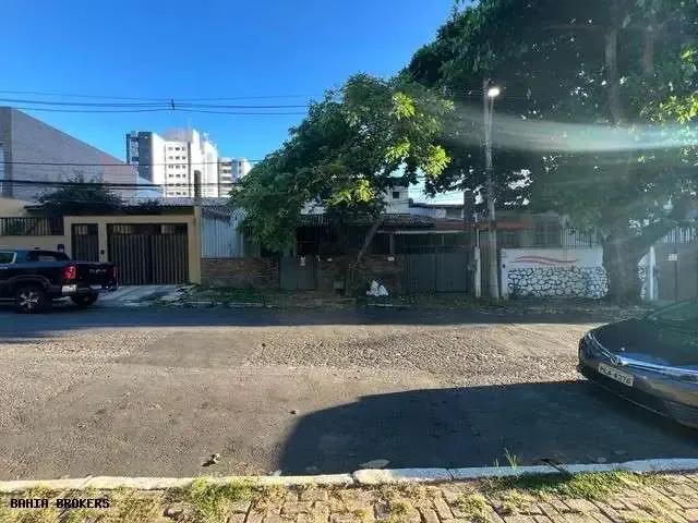Casa / Sobrado Comercial para Venda em Salvador/BA Pituba