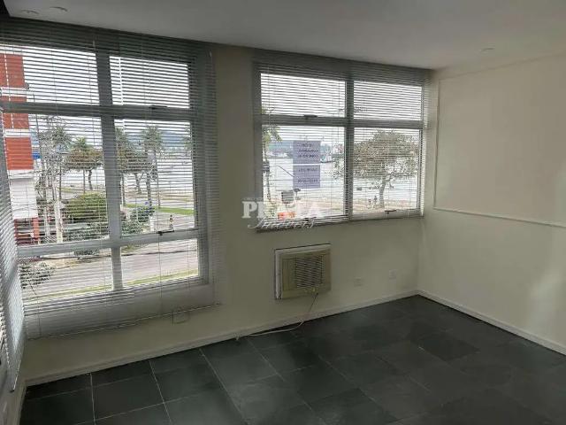 Casa / Sobrado Comercial para Venda em Santos/SP Ponta da Praia