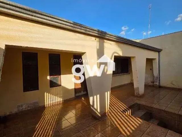 Casa / Sobrado Comercial para Venda em Sertãozinho/SP Centro 3 Quartos