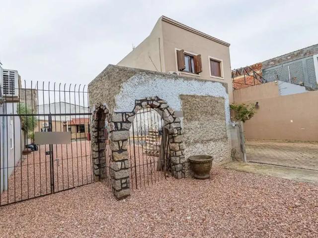 Casa / Sobrado Comercial para Venda em Porto Alegre/RS Navegantes 1 Quartos
