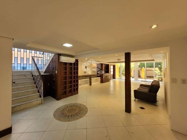 Casa / Sobrado Comercial para Venda em Porto Alegre/RS Santana 4 Quartos