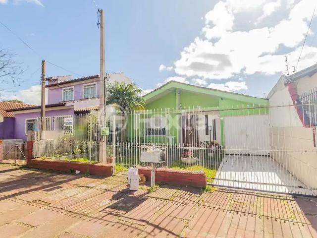 Casa / Sobrado Comercial para Venda em Porto Alegre/RS Sarandi 3 Quartos