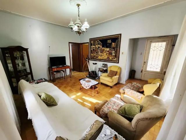 Casa / Sobrado Comercial para Venda em Porto Alegre/RS Petrópolis 4 Quartos