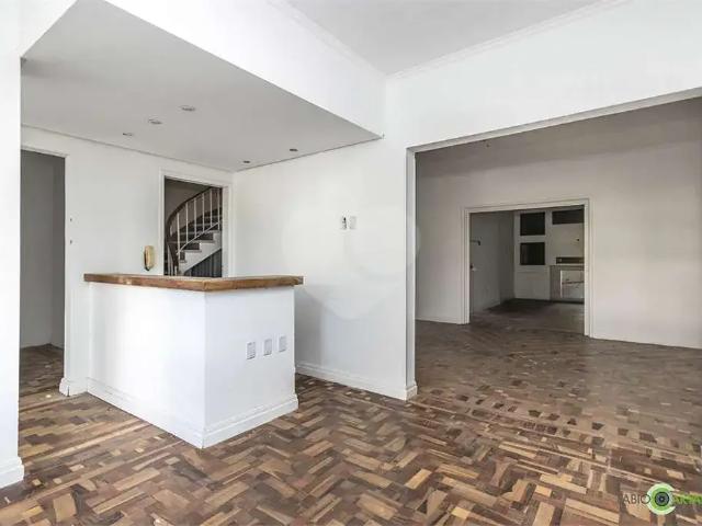 Casa / Sobrado Comercial para Venda em Porto Alegre/RS Petrópolis 4 Quartos