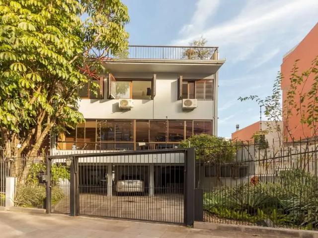 Casa / Sobrado Comercial para Venda em Porto Alegre/RS Rio Branco 4 Quartos